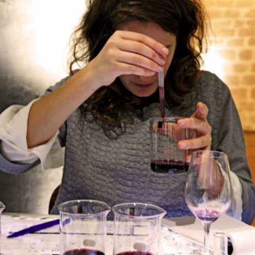 Perfume-making workshop in Paris - Finding france